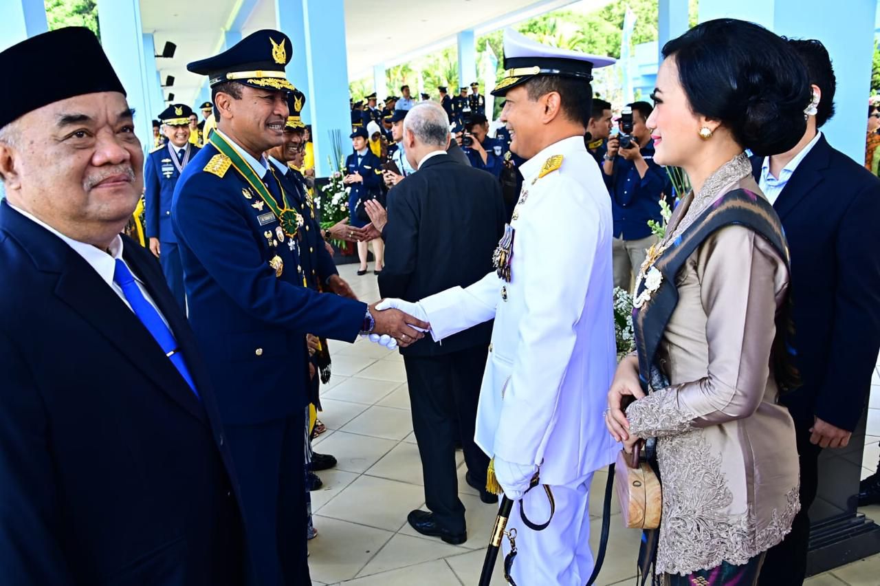 Wakasal Hadiri Upacara Puncak HUT ke-78 TNI AU - Indo Maritim